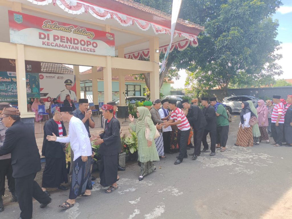 Kehadiran Mewarnai Upacara Hari Jadi Ke-278 Kabupaten Probolinggo Di ...